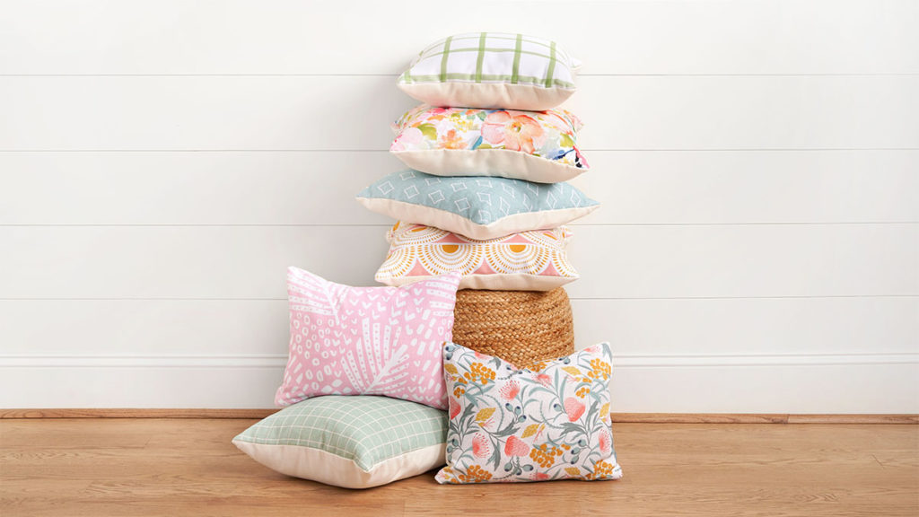 How to Make Custom Decorative Pillows | Shutterfly
